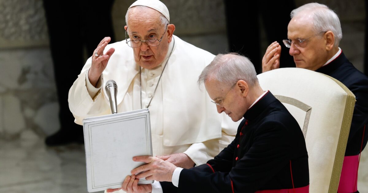 Pope: Gifts and parties are OK, but don't forget Jesus at Christmas ...