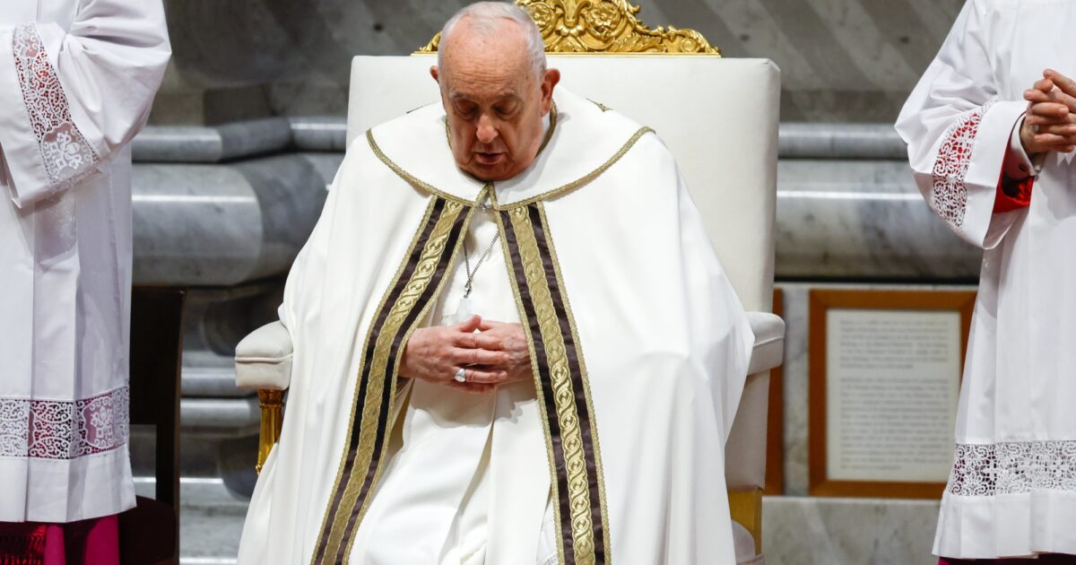 Pope says carrying the cross, Jesus asks, 'Do you love me?'- Detroit ...