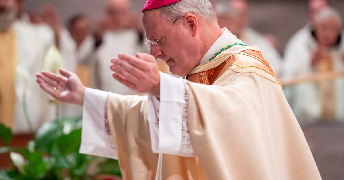 Archbishop Russell concelebrates first Mass as Detroit auxiliary bishop ... Archbishop Russell concelebrates first Mass as Detroit auxiliary bishop ...